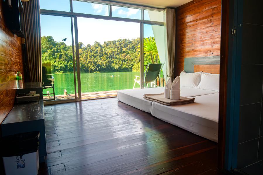 2-days/1-night private tour on Cheow Lan Lake